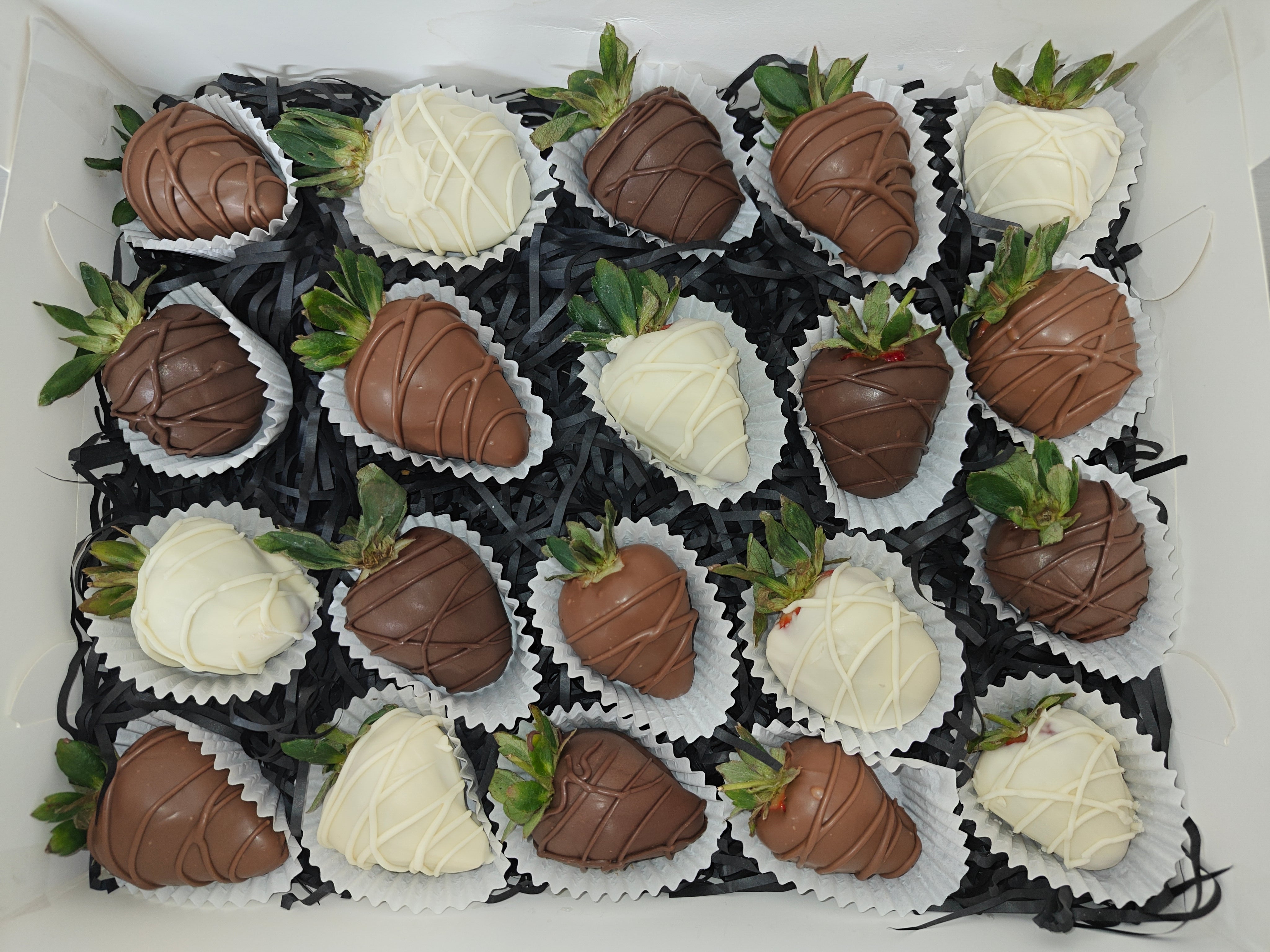 Mixed Chocolate Covered Strawberries from $20 – Boujee Berries Bundaberg
